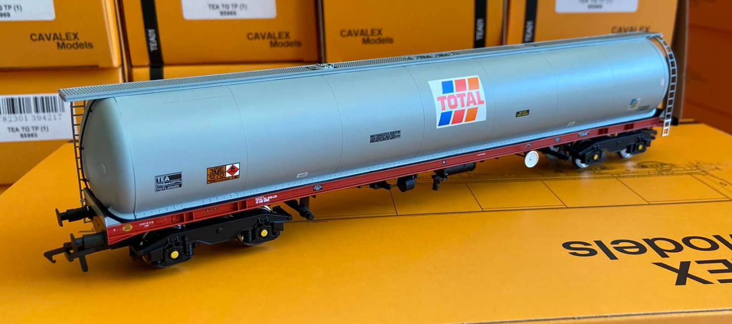 Cavalex Models OO Gauge 102T TEA Bogie Tank Wagons – Rails