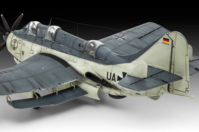 Revell 03775 Fairey Gannet AS.1/AS.4 Model Kit – Rails