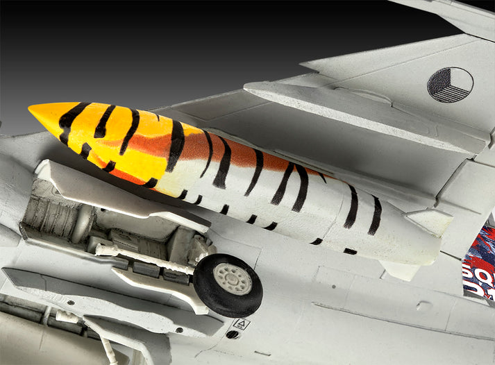 Revell 03776 Saab JAS-39C Gripen Model Kit – Rails