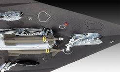 Revell 03899 US F-117A Nighthawk (1:72 Scale) Model Kit – Rails