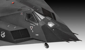 Revell 03899 US F-117A Nighthawk (1:72 Scale) Model Kit – Rails
