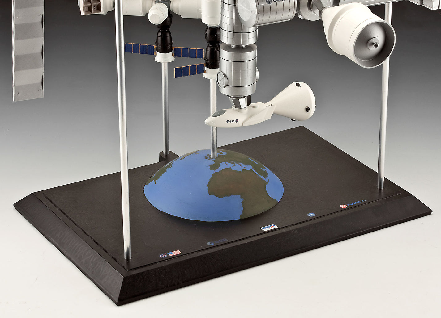 Revell 05651 ISS 25th Anniversary Platinum Edition (1:144) – Rails
