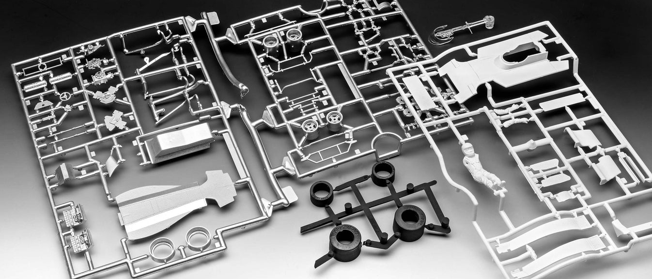 Revell 07739 Surtees TS16/03 Model Kit – Rails