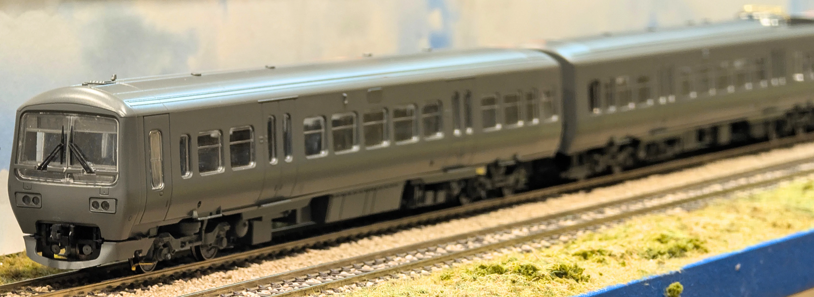Dapol 4D-323-004D Class 323 First North Western “Barbie” with – Rails