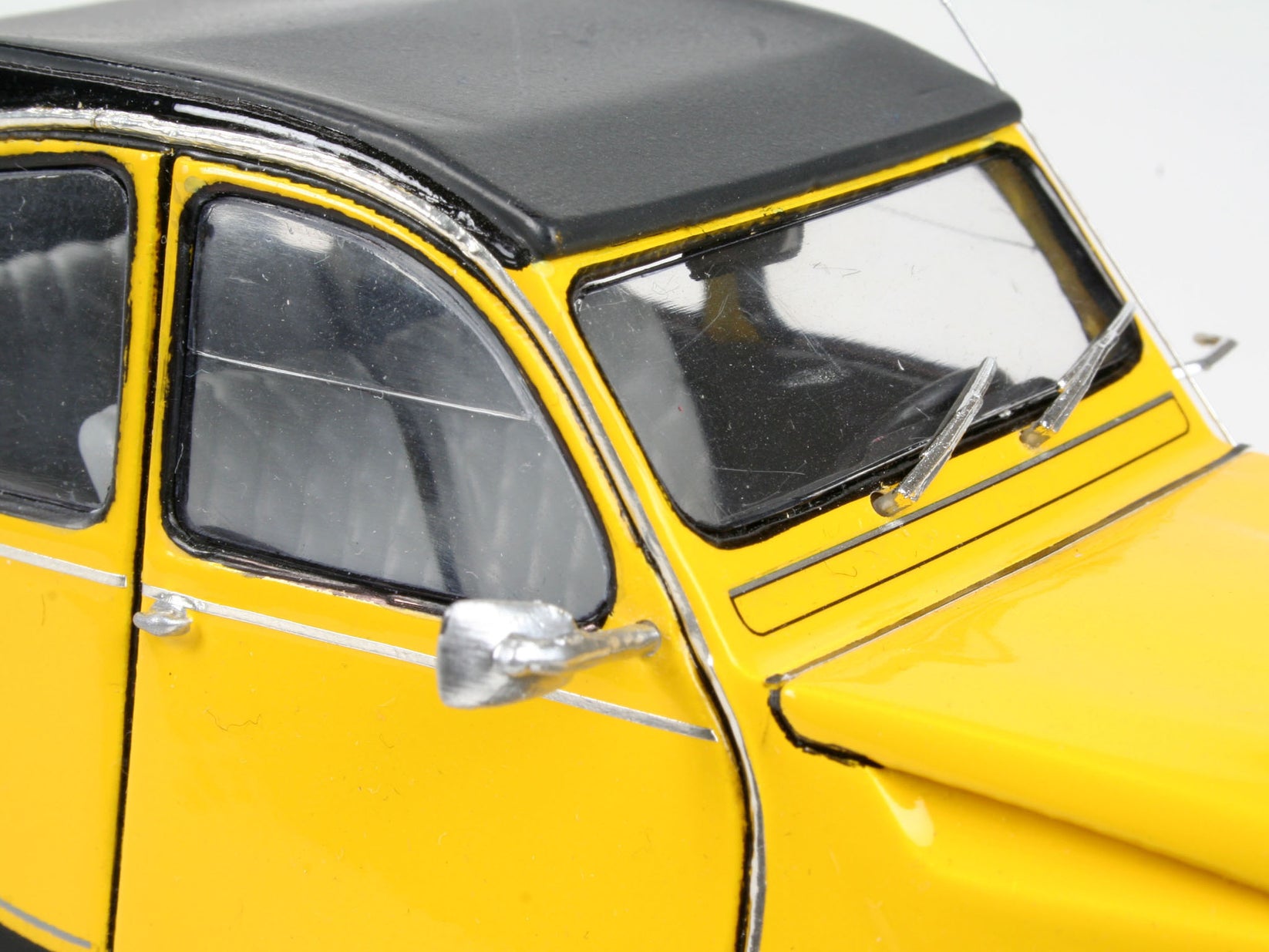 Revell 07095 Citroen 2CV Charleston (1:24 Scale) Model Kit – Rails