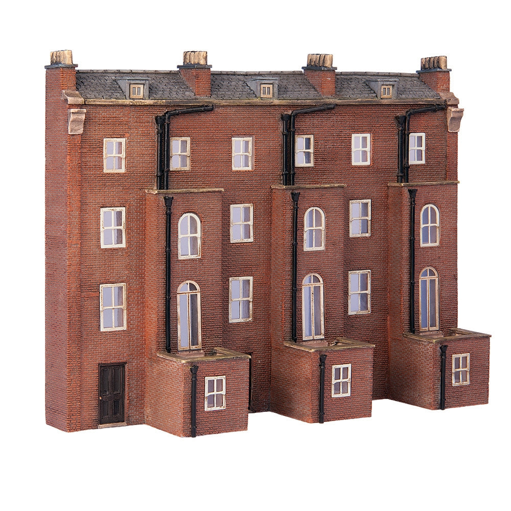 Scenecraft 42-227 Low Relief Rear of Victorian Tenements – Rails