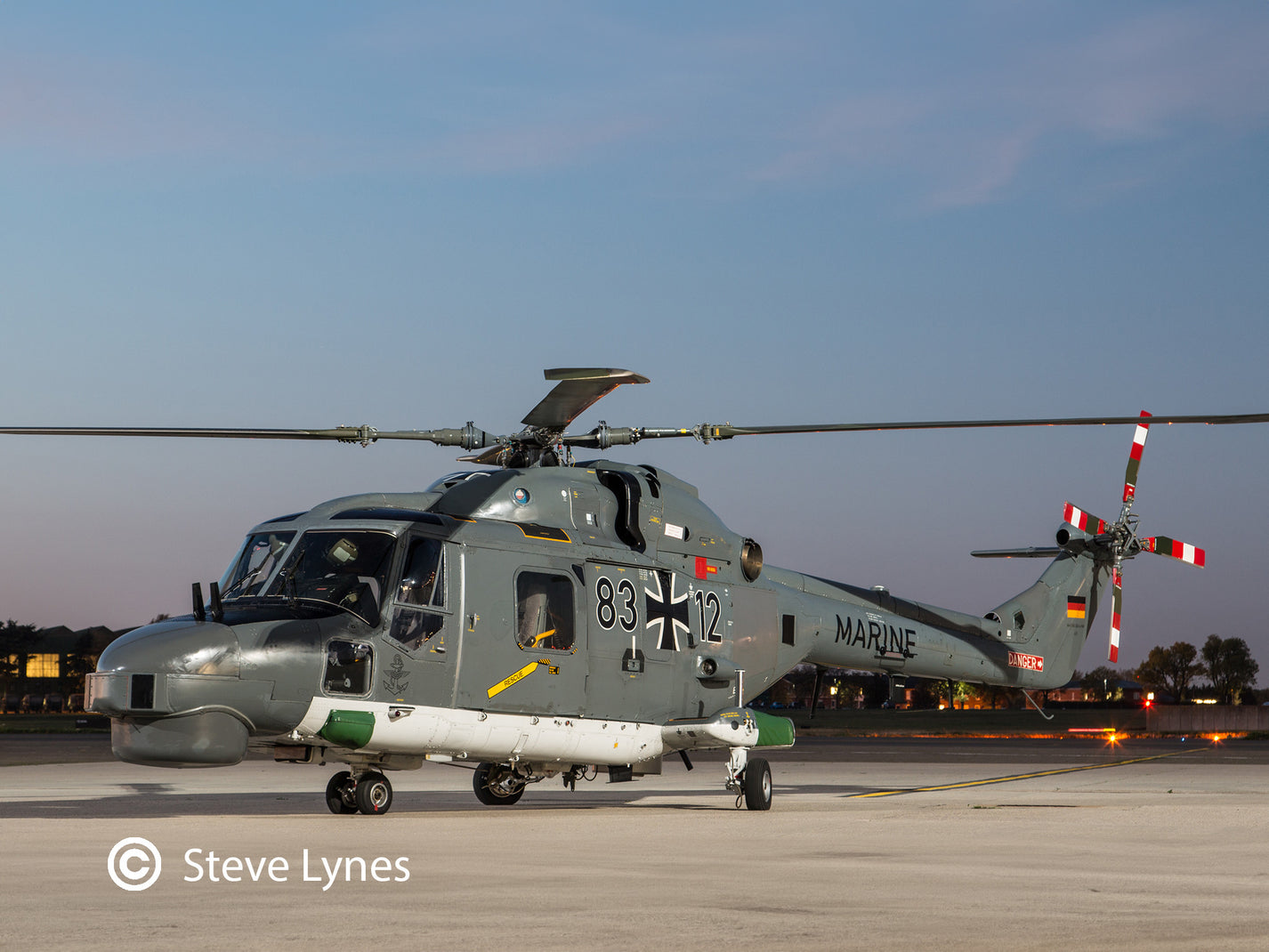 Revell 3805 Westland Lynx Model Kit – Rails
