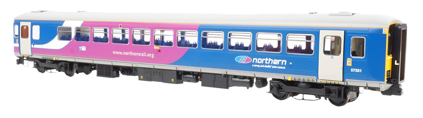 Heljan 53253 Class 153 Northern ‘Swoosh’ 153351 Diesel – Rails