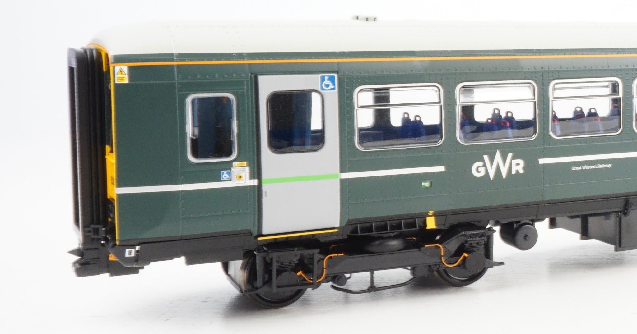 Gaugemaster Collection GM7240701 Class 153 GWR Green 153380 – Rails