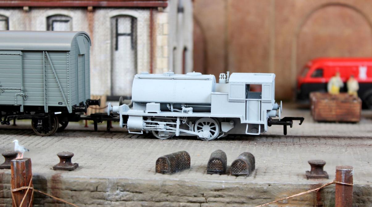 Rapido Trains UK Port of Par Bagnall - Unlined Dark Green Steam ...