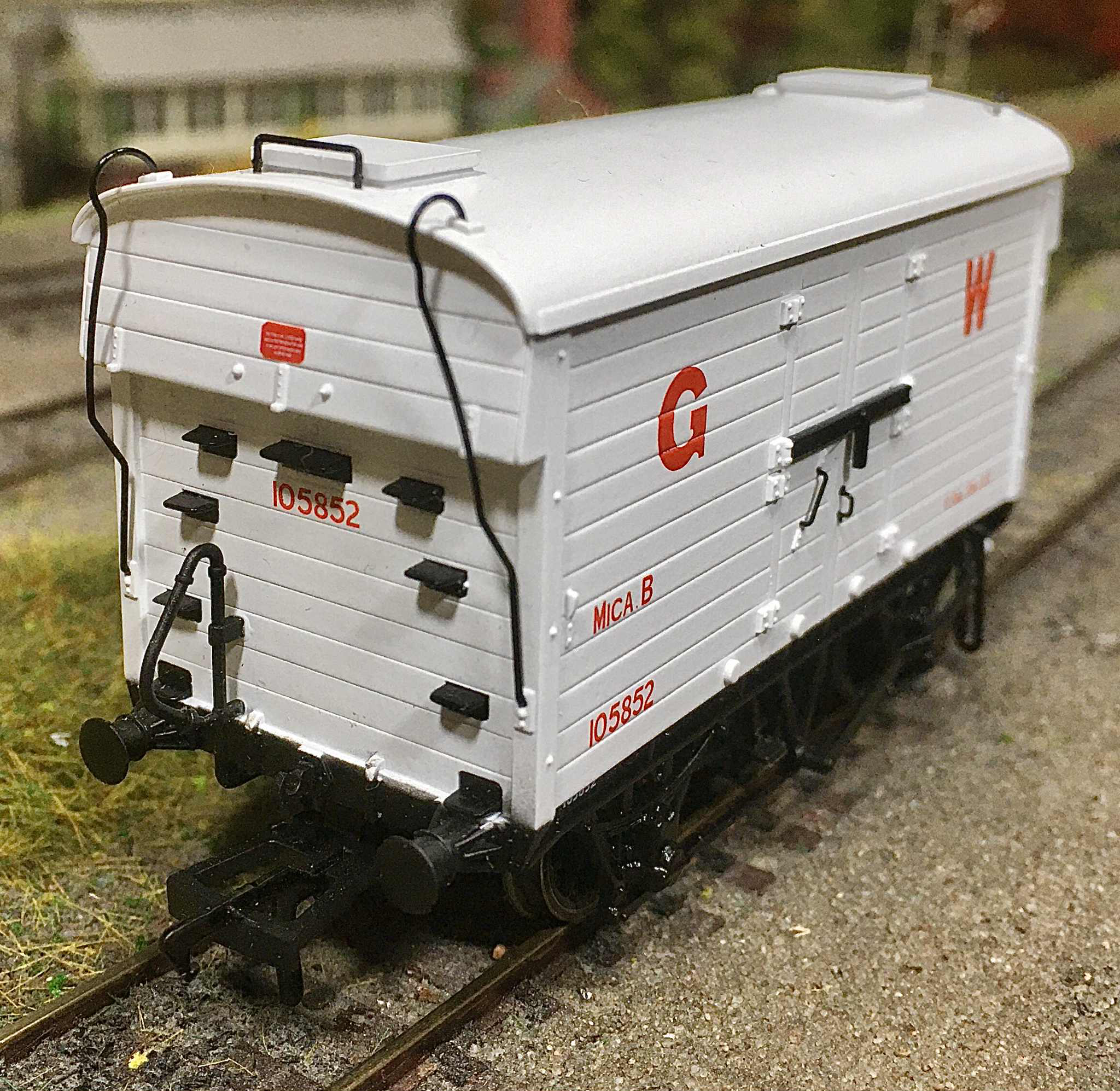 KR Models KRM-MICA-OO-1 GWR ‘Mica B’ Refrigerated Meat Van - – Rails