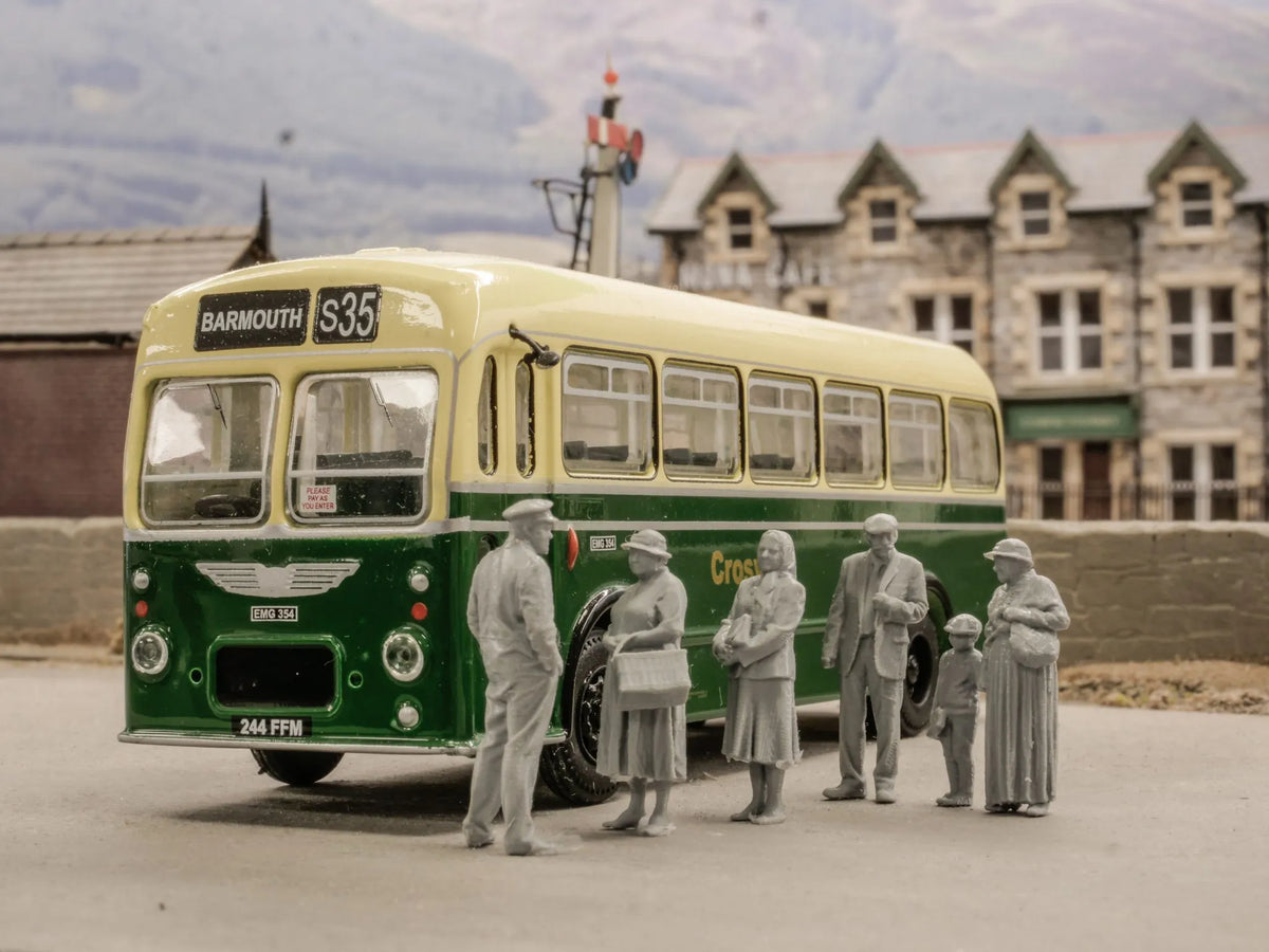 Modelu 9014-148 N Gauge 1948-1968 British Railways - Day Tripper Bundle ...