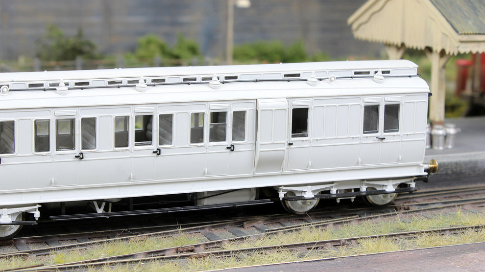 Rapido Trains UK 978004 48' SECR ‘Evolution’ Bogie Coach – Rails