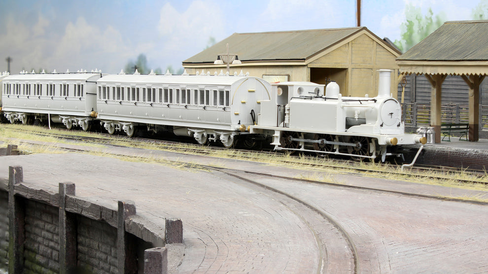 Rapido Trains UK 978034 48' LMR ‘Evolution’ Bogie Coach – Rails