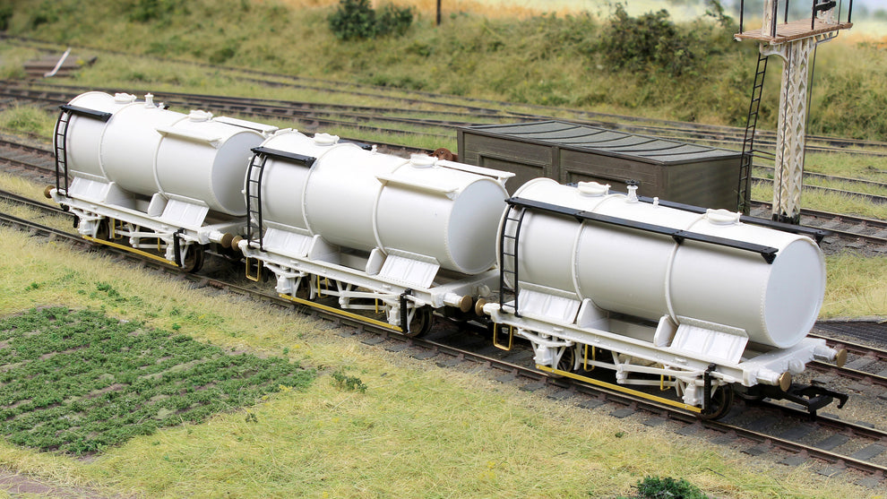 Rapido Trains UK 981010 Chemical Tank Wagon - Longmoor – Rails