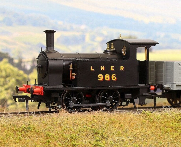 Rapido Trains UK LNER Y7 - No.986 LNER Livery Steam Locomotive – Rails ...