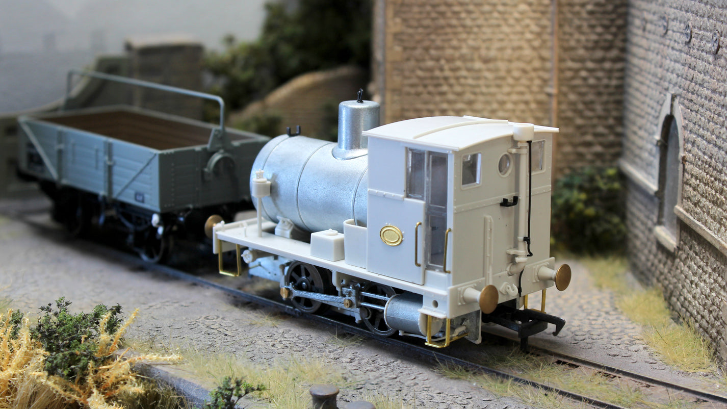 Rapido Trains UK 965010 Andrew Barclay Fireless 0-4-0 - Lined – Rails