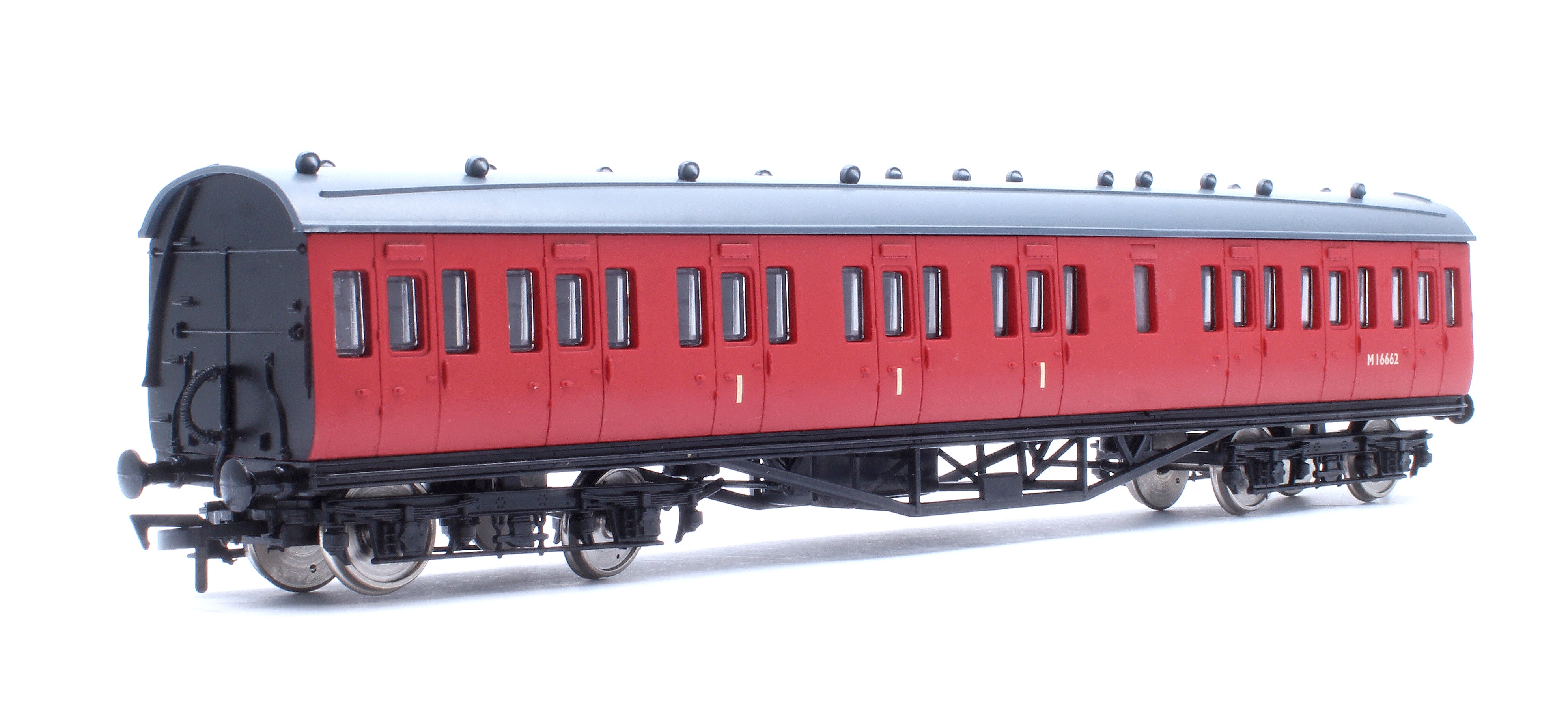 Dapol 4P-010-052 57ft Stanier Non-Corridor Composite M16662 – Rails