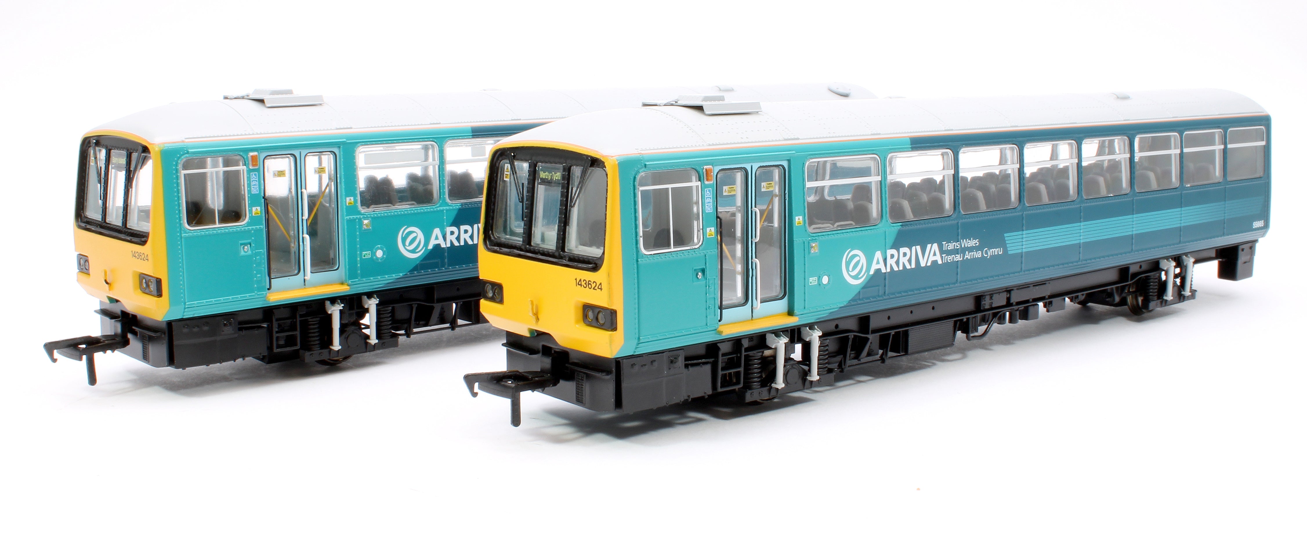 EFE Rail E83023 Class 143 2-Car DMU 143624 Arriva Trains – Rails