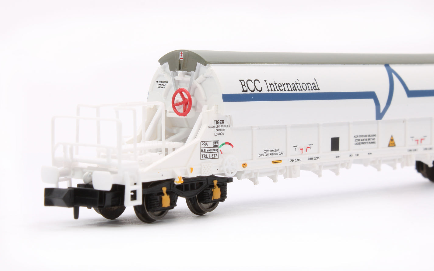 EFE Rail E87532 PBA Tiger TRL 11627 ECC International White – Rails
