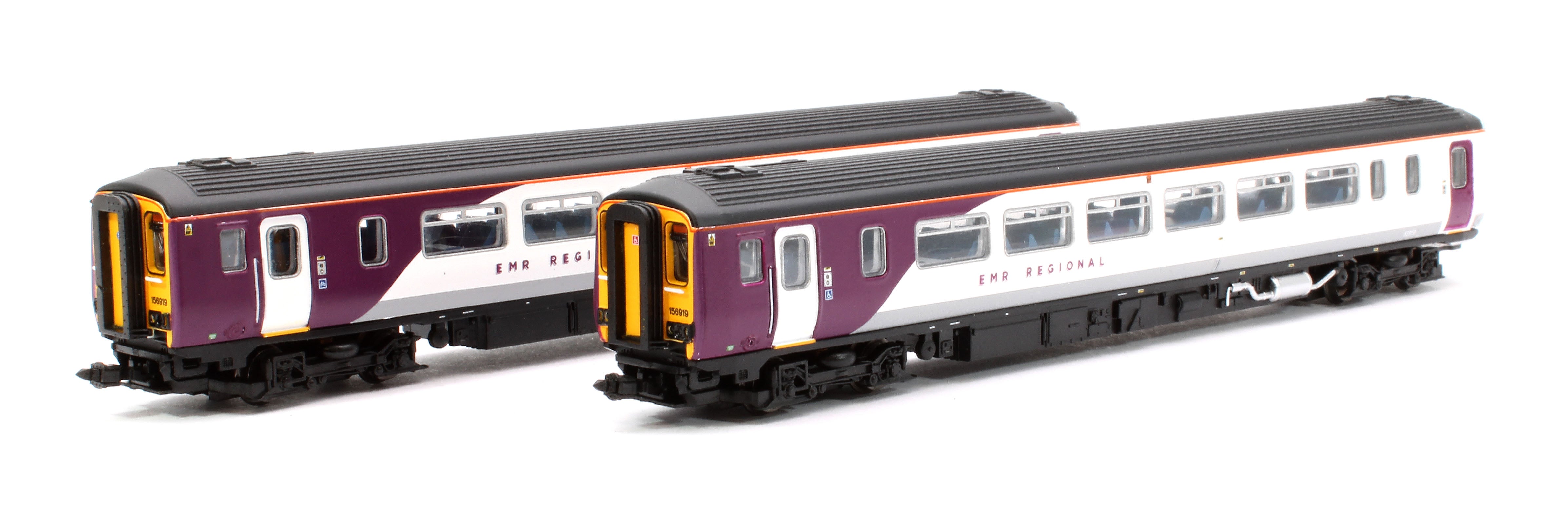 Gaugemaster Collection GM2210901 Class 156 919 EMR Regional 2 – Rails