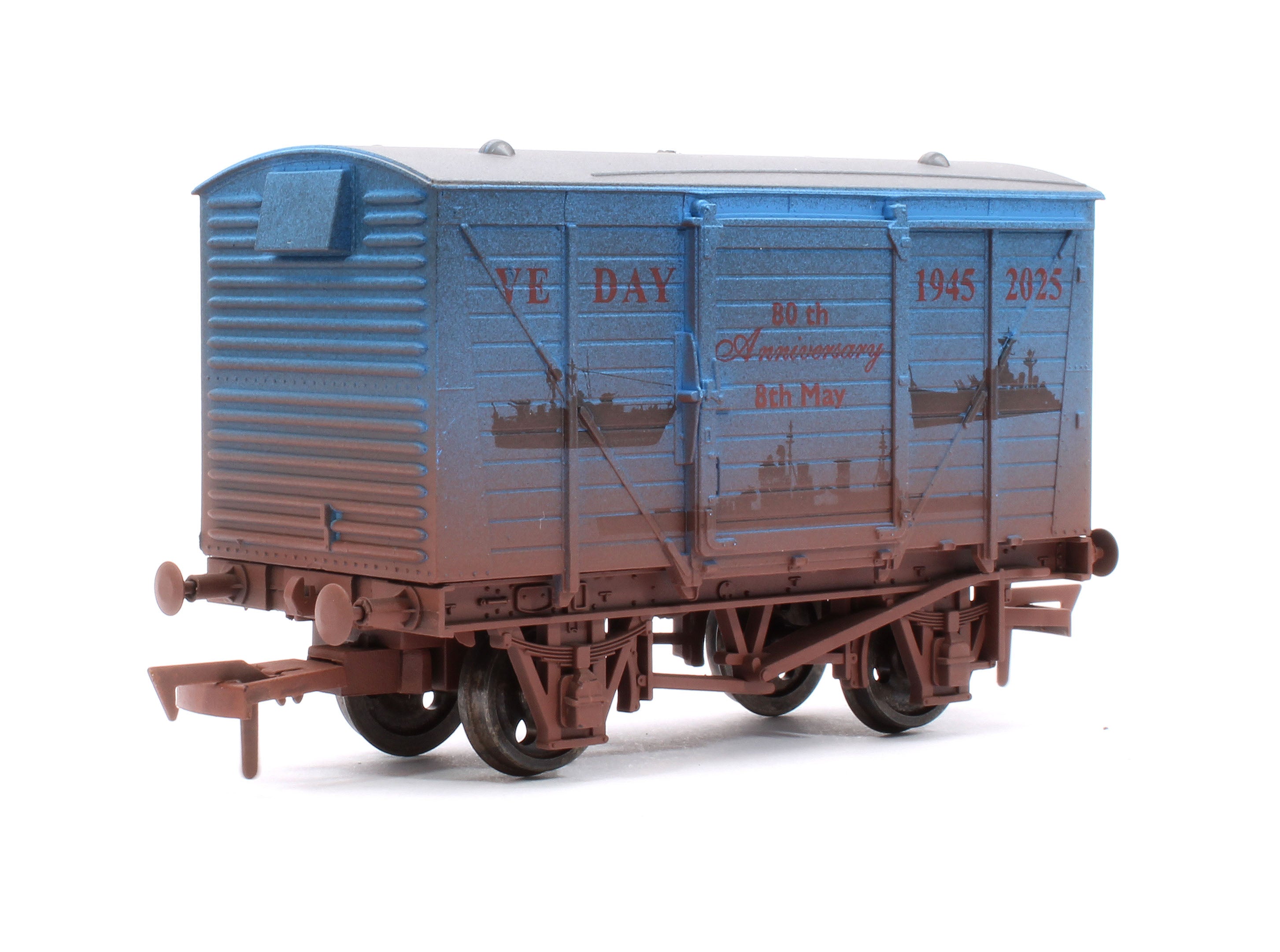 Dapol VE Day Commemorative Wagons – Rails