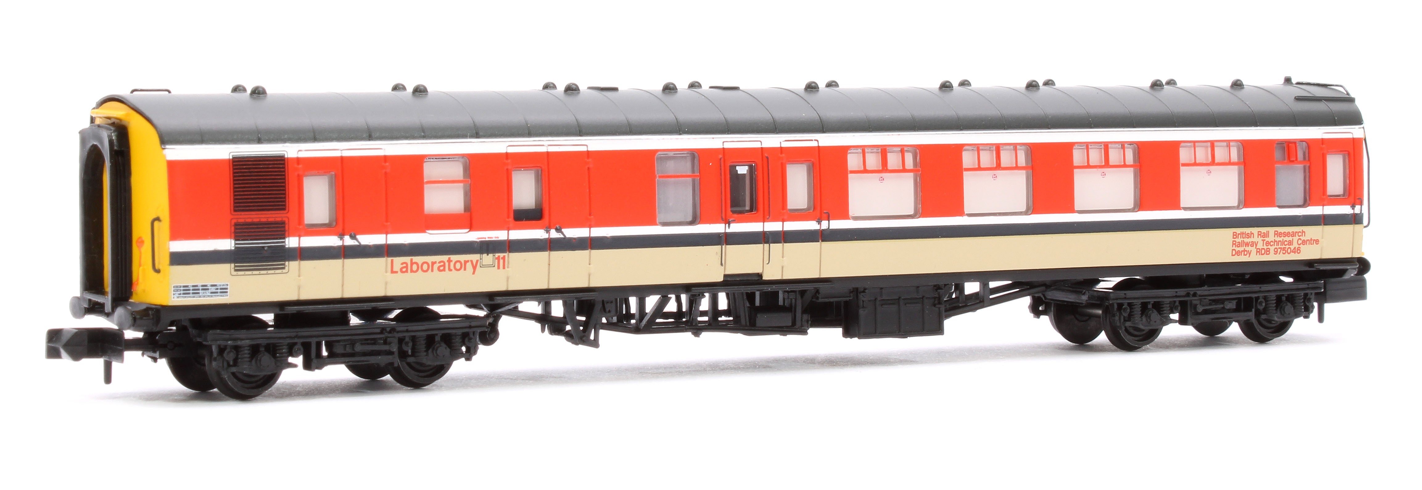 Graham Farish 374-198 BR Mk1 BSK Brake Second Corridor – Rails