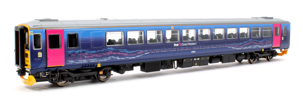 Hornby R30357 Class 153 FGW No. 153361 Diesel Locomotive – Rails