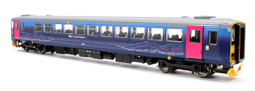Hornby R30357 Class 153 FGW No. 153361 Diesel Locomotive – Rails