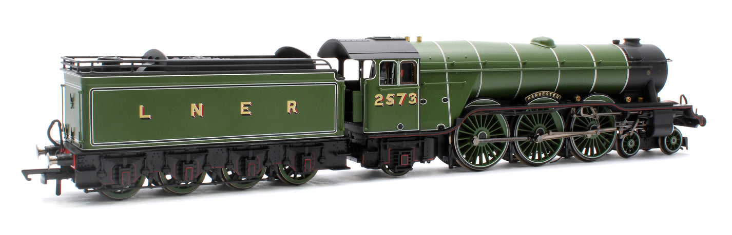 Hornby Class A3 No.2573 'Harvester' (diecast footplate and flickering ...