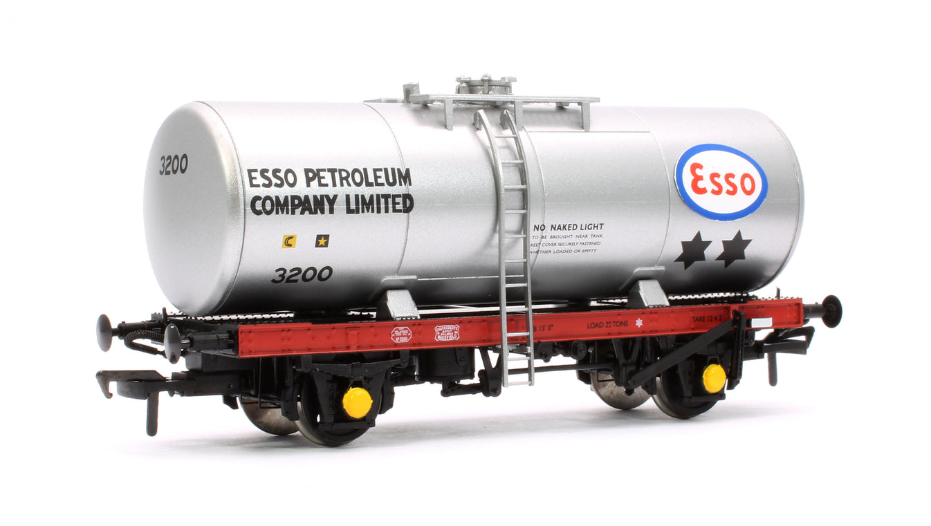 Heljan 1155 35t ‘A Tank’ ESSO Silver/Red (Full Branding) – Rails