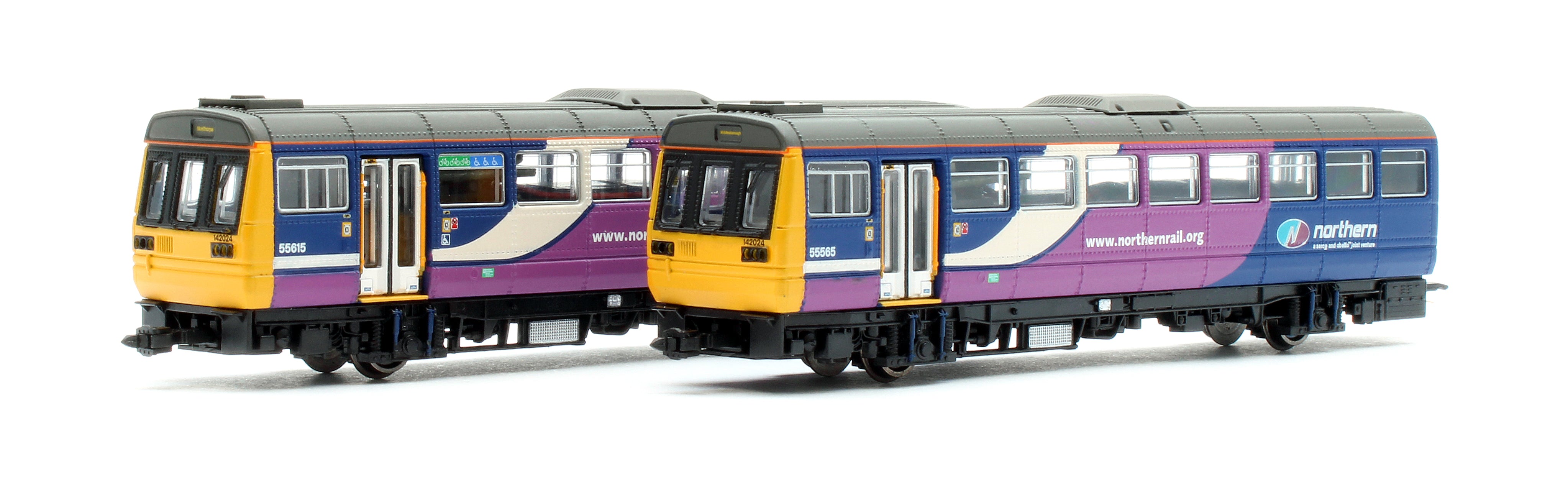 Dapol 2D-142-006D Class 142 Northern Rail 142024 DMU - DCC – Rails