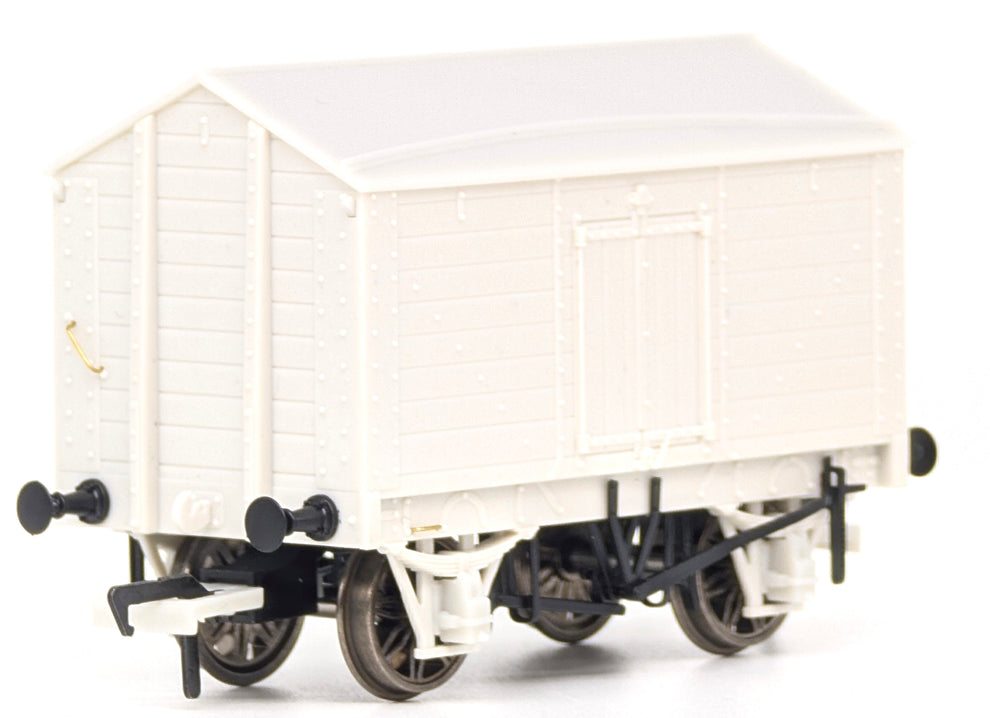 Rapido Trains UK 967605 RCH 1907 Private Owner Salt Van - – Rails