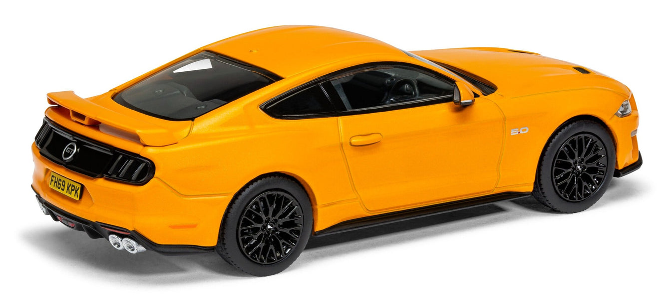 Corgi VA15502 Ford Mustang Mk6 GT Fastback, Orange Fury – Rails
