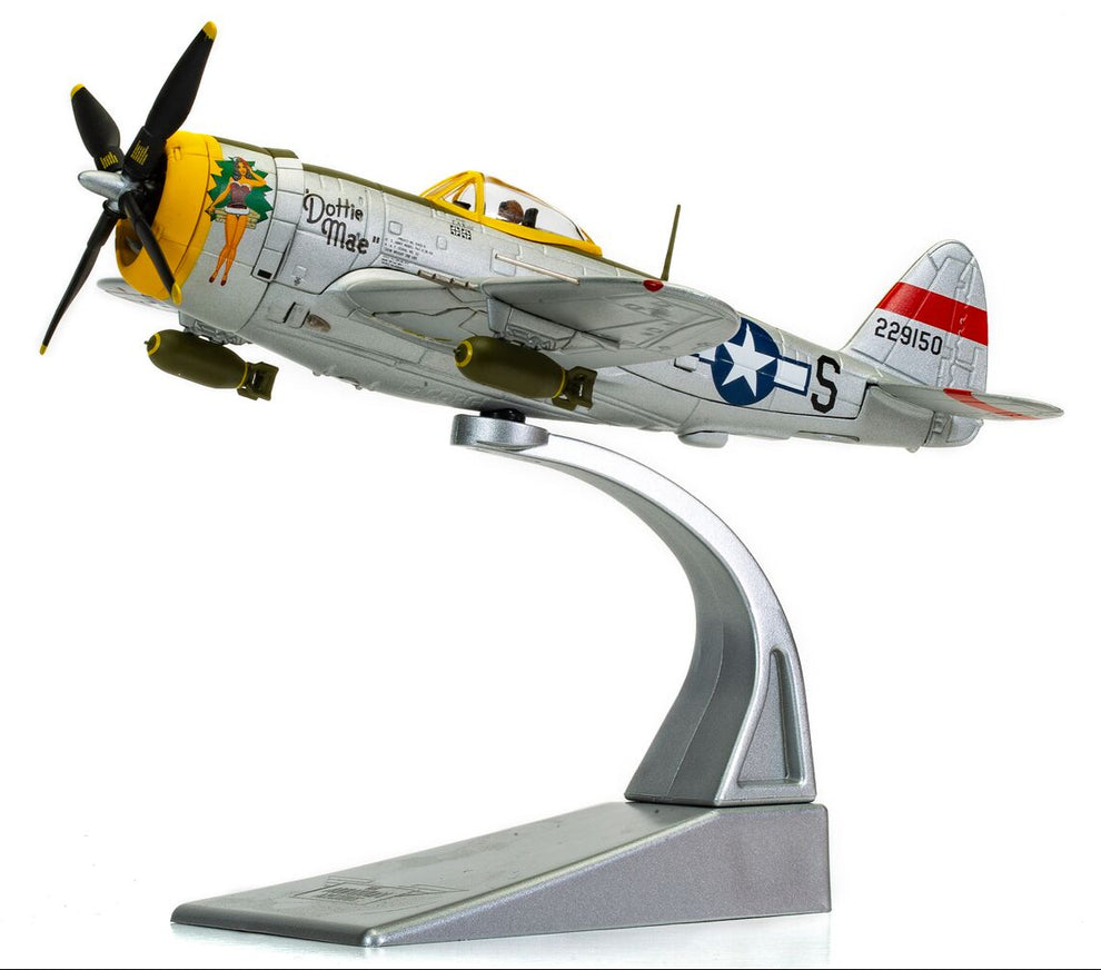 Corgi AA33827 Republic P-47D Thunderbolt, 'Dottie – Rails