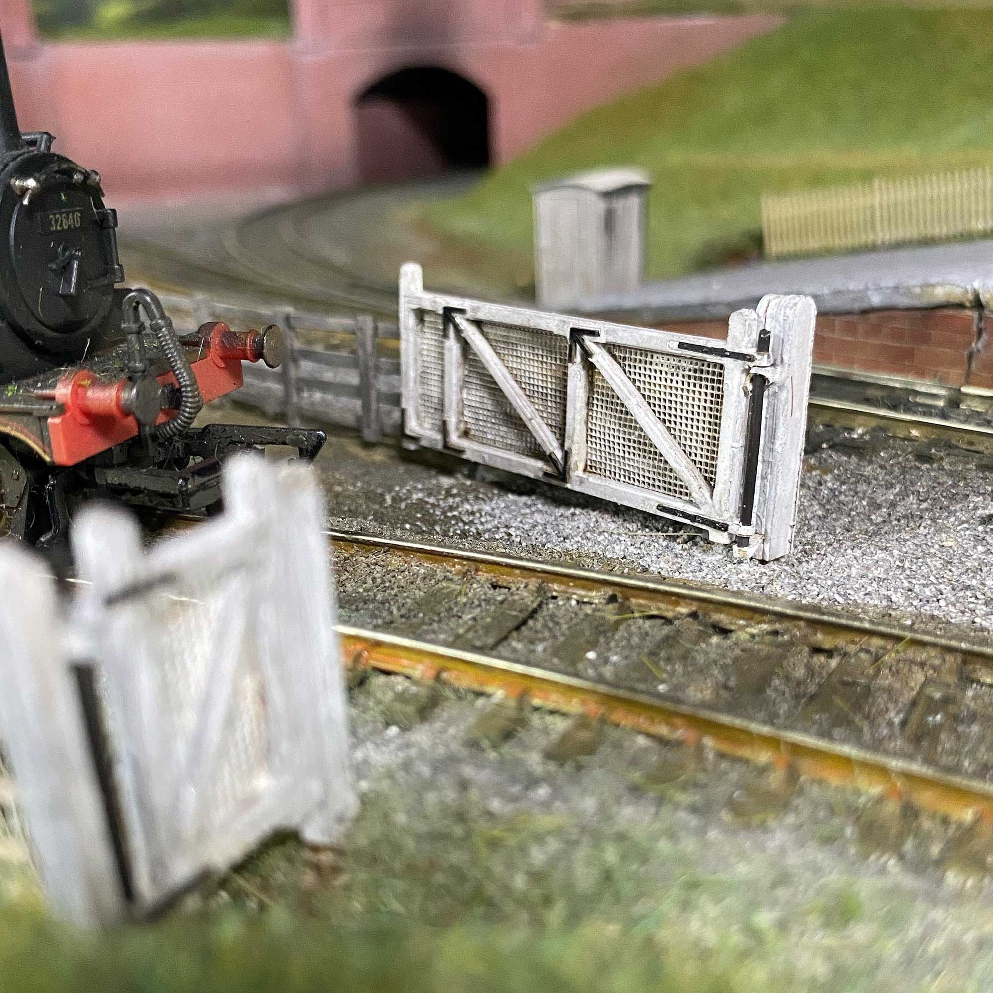 Scale Model Scenery LX484 Crossing/Yard Gates (NYMR/Goathland – Rails