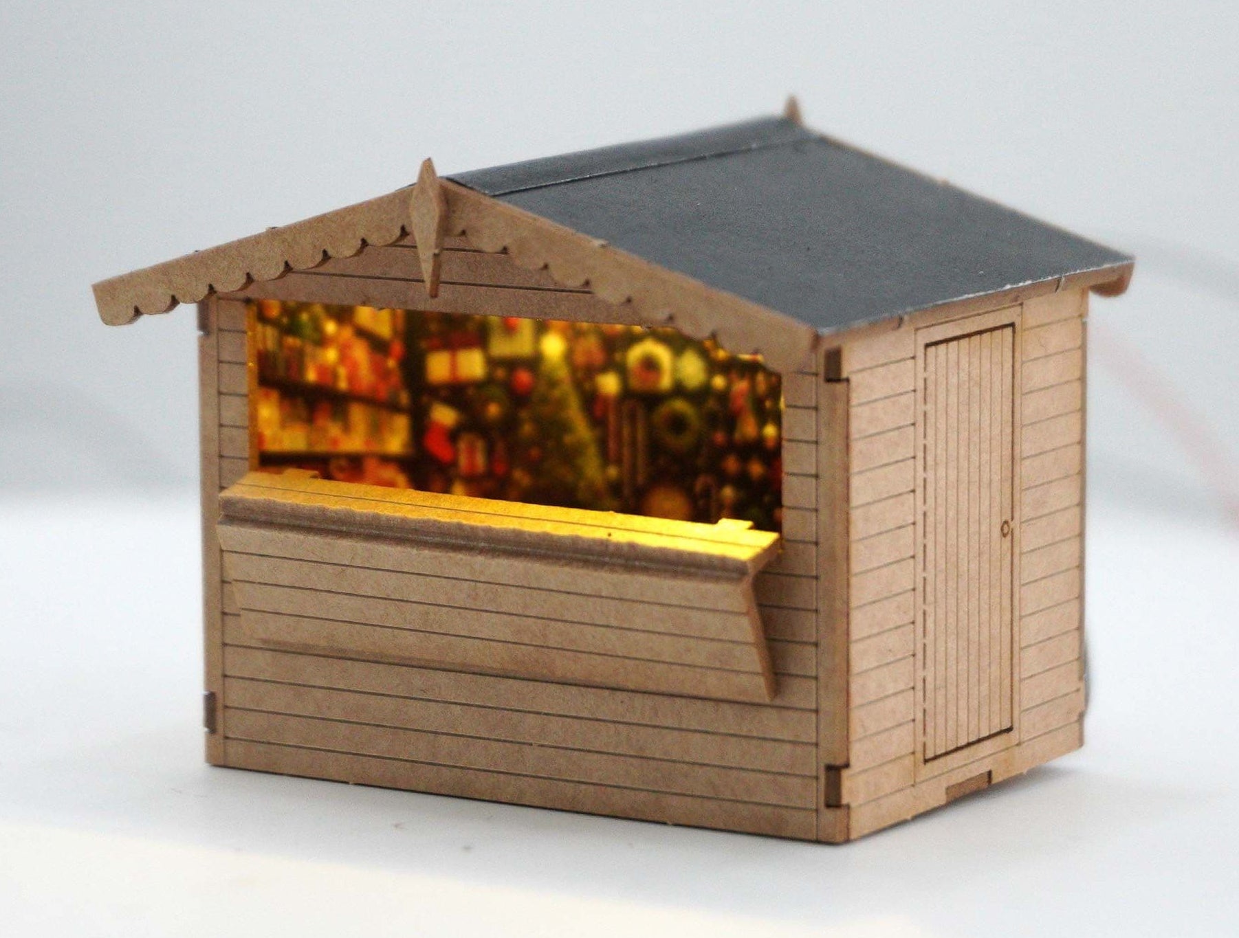 Scale Model Scenery LX578 Christmas Market Stall Model Kit – Rails