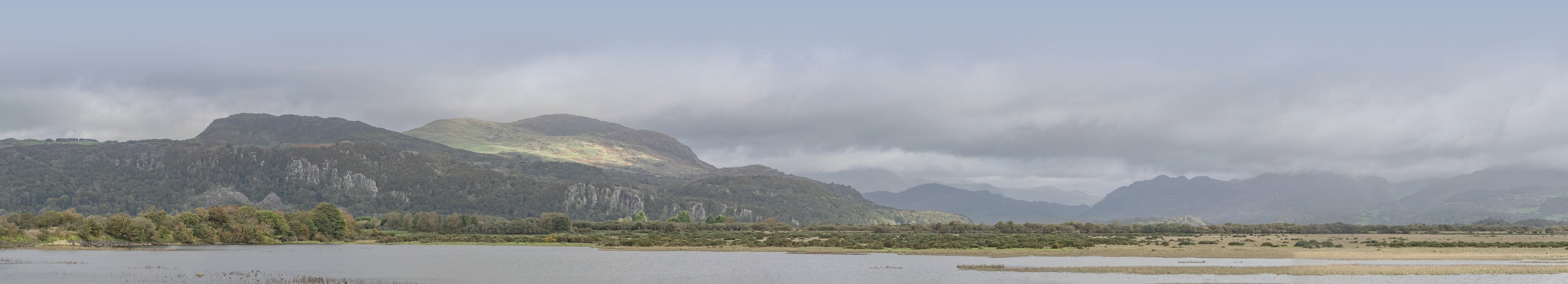 Peco SKP07 Mountain Scene Photographic Backscene – Rails