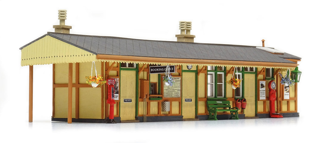 Peco LK205 Lineside Laser Cut Kit - GWR Wooden Station – Rails