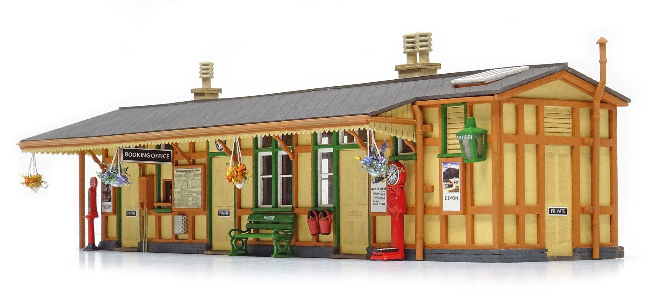 Peco LK205 Lineside Laser Cut Kit - GWR Wooden Station – Rails