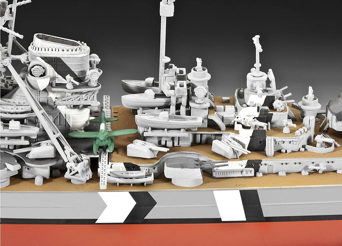 Revell 05098 German Battleship "Bismarck" (1:700 Scale) Model Kit ...