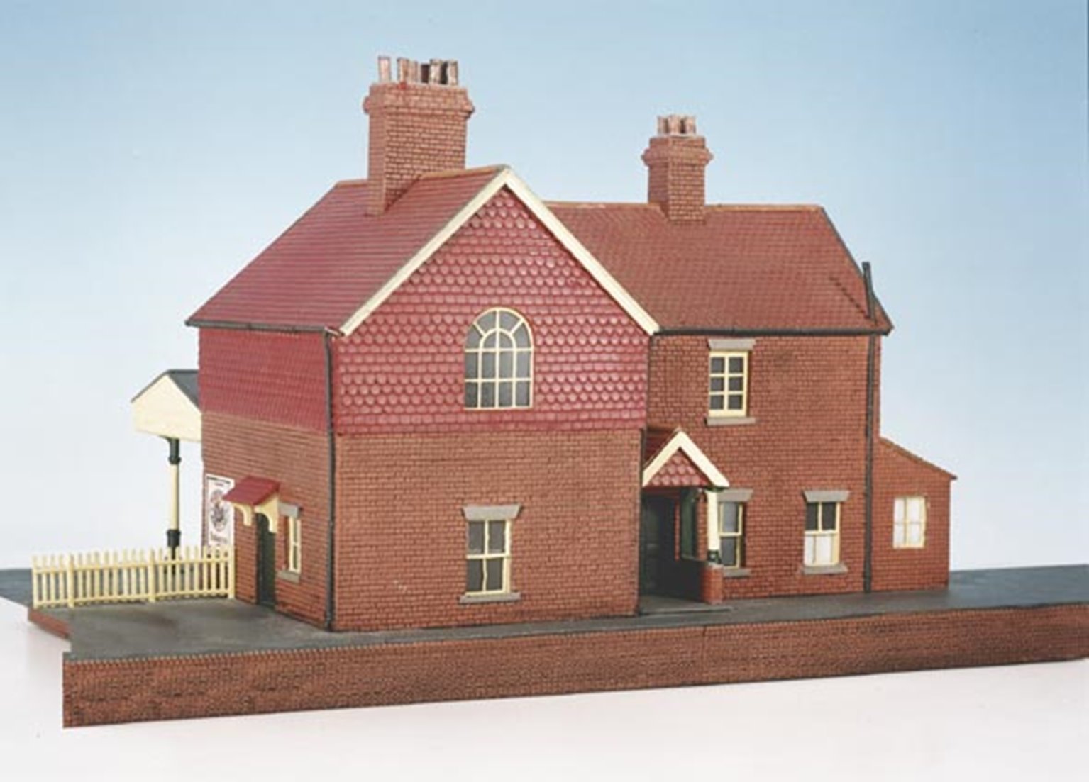 Wills Kits CK16 Country Station, brick built, with platform – Rails