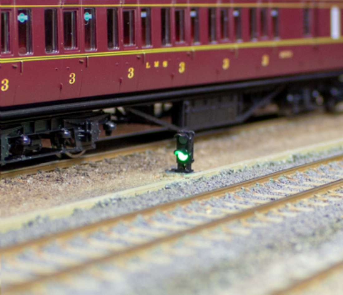 Layout Concepts DCD-GS-RG.4 4x 2-wire Red/Green Ground Signal – Rails