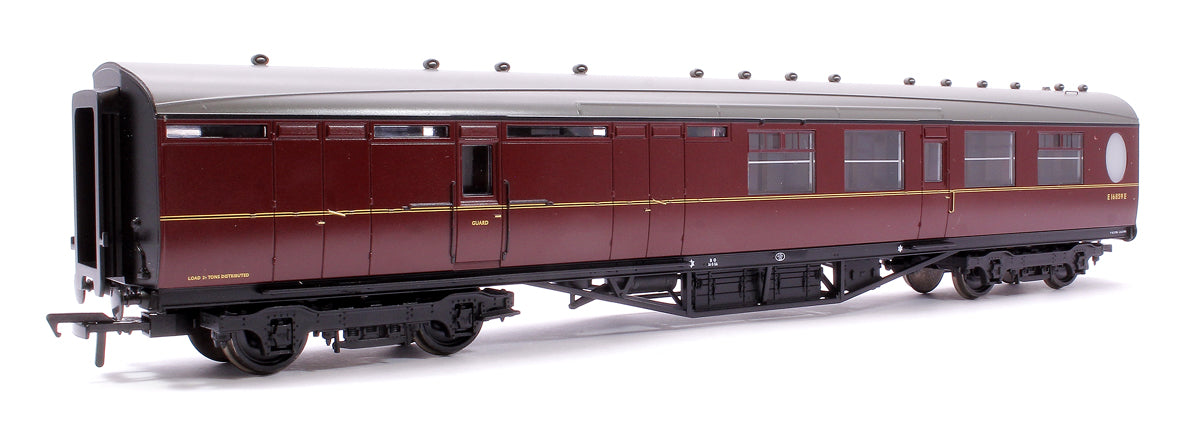 Bachmann 34-462A LNER Thompson Brake Second Corridor BR – Rails
