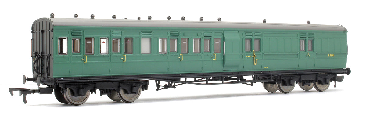 EFE Rail E86015 LSWR Cross Country 3-Coach Pack BR (SR) Green – Rails