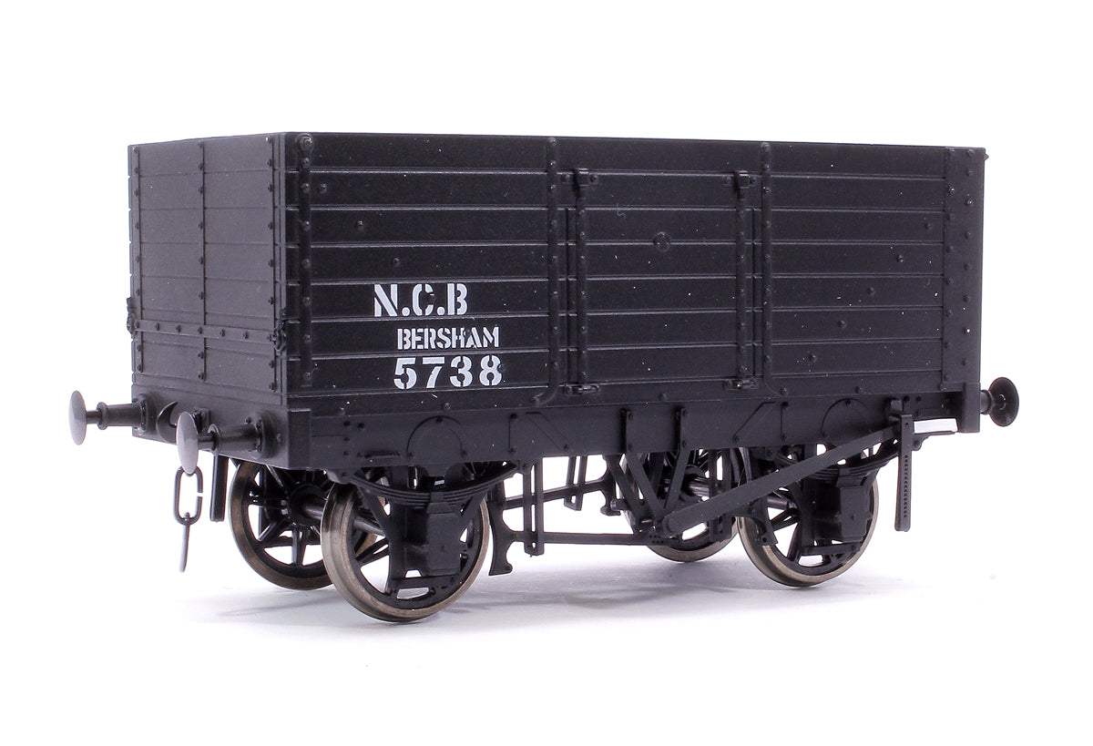 Dapol 7F-073-017 7 Plank Wagon 9' Wheelbase 3 Door – Rails