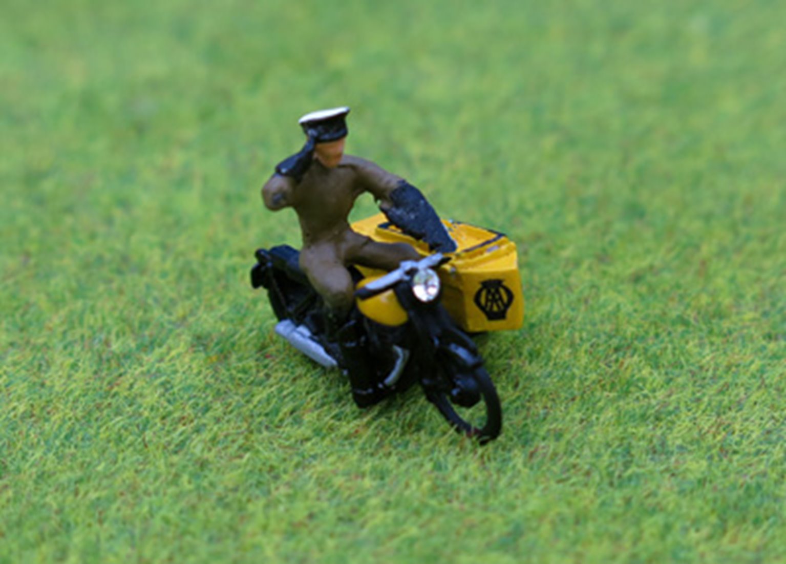 P & D Marsh PDZ104 OO Gauge 1950's AA Motorcycle Patrol – Rails