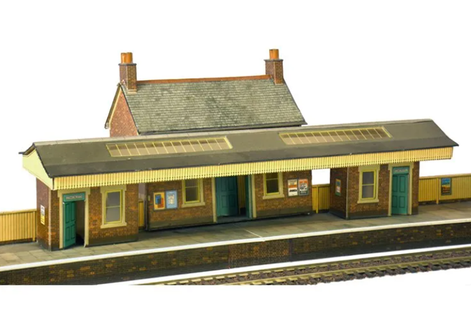 Superquick SQA2 Country Station Building Cardboard Kit – Rails