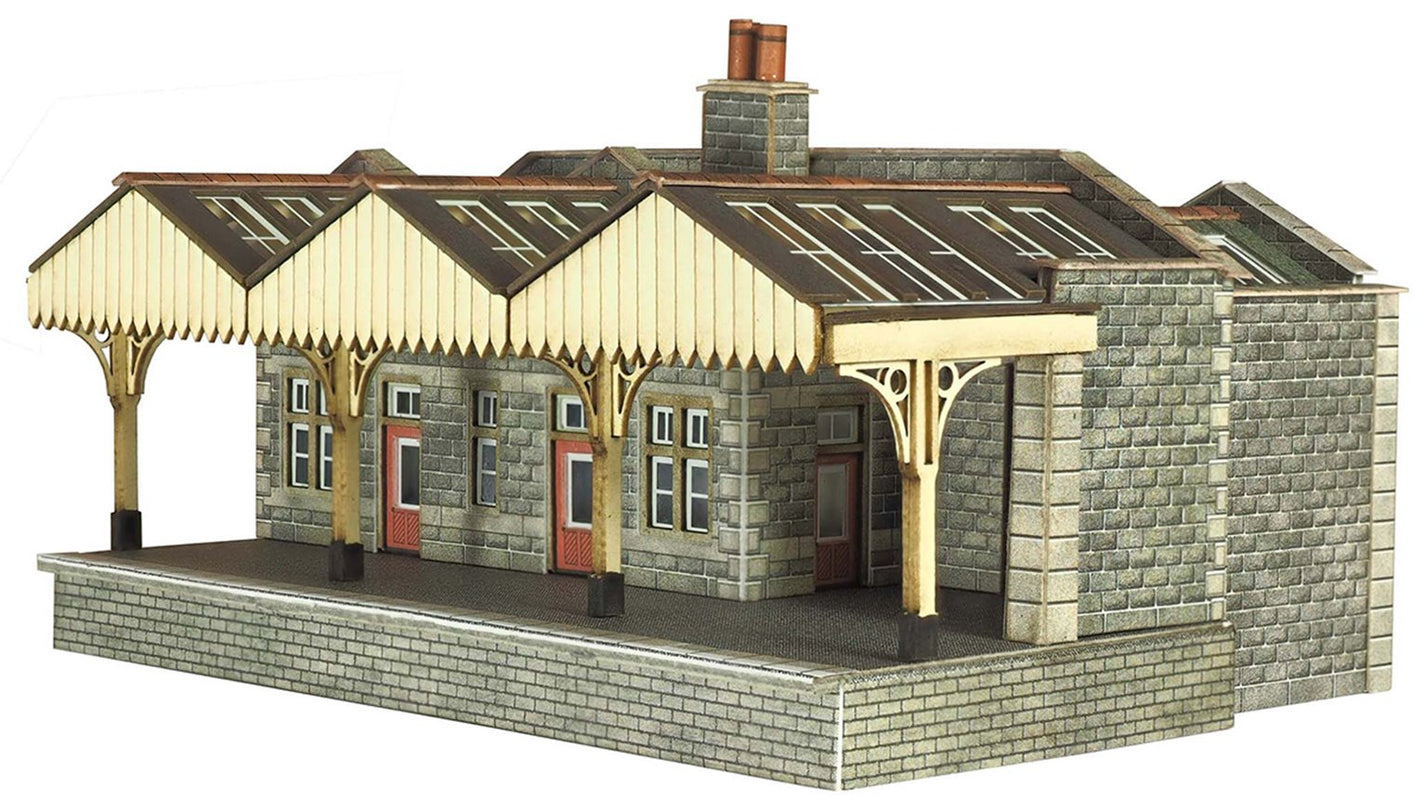 Metcalfe Models PN921 Parcels Office Building Kit – Rails